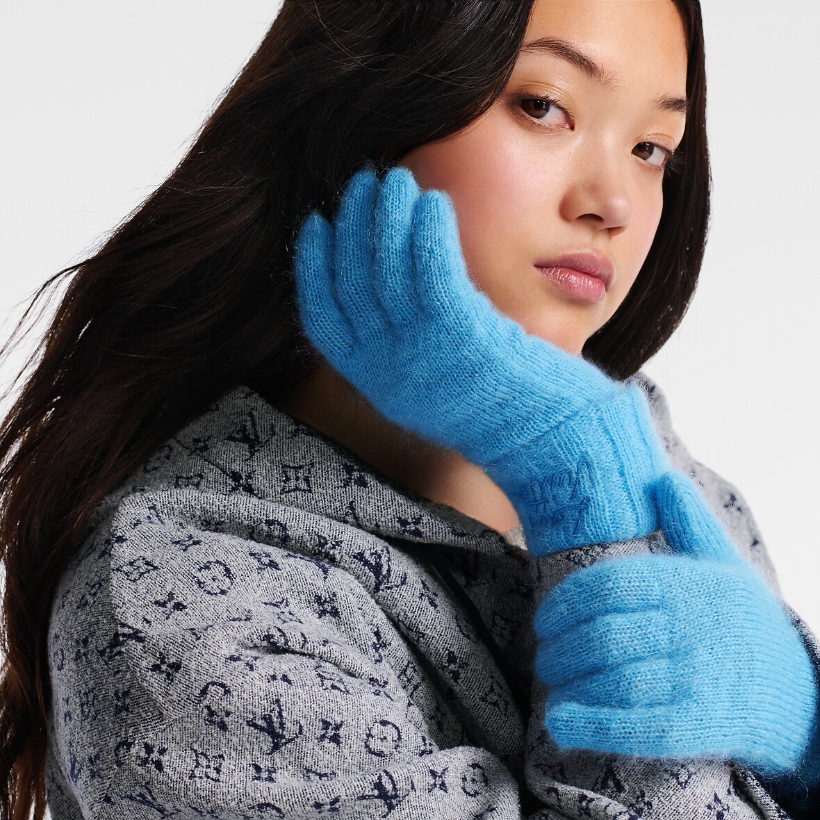 LV Script Gloves S00 - Accessories | LOUIS VUITTON